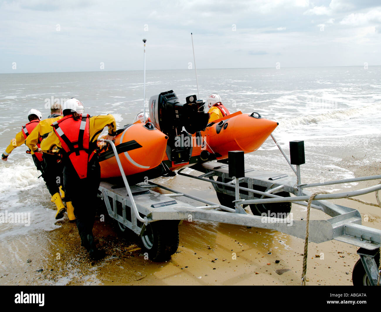 RNLI INSHORE LIFE BOAT LIFEBOAT LAUNCHING FROM HAPPISBURGH NORFOLK EAST ...