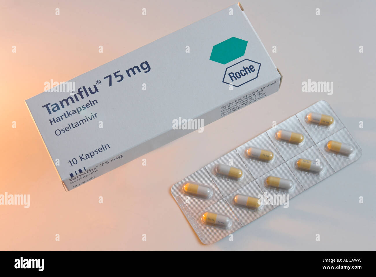 Tamiflu capsule hi-res stock photography and images - Alamy