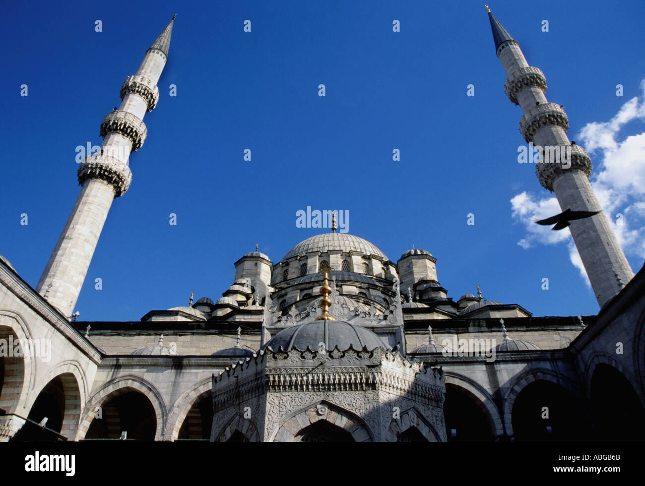 Blue mousqe Istanbul Turkey Stock Photo - Alamy