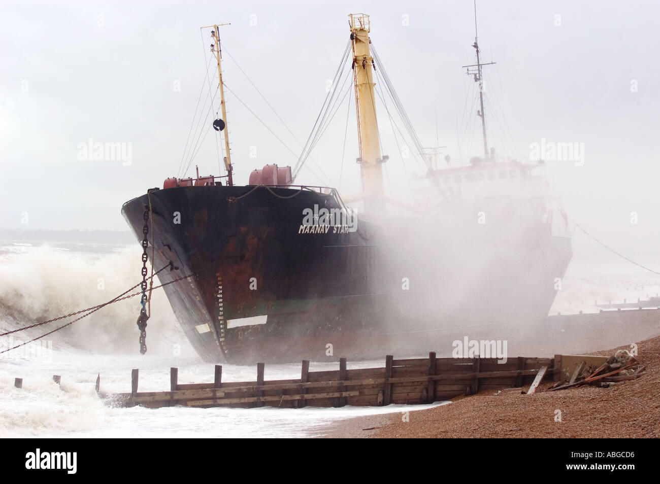 Ship foundered hi-res stock photography and images - Alamy