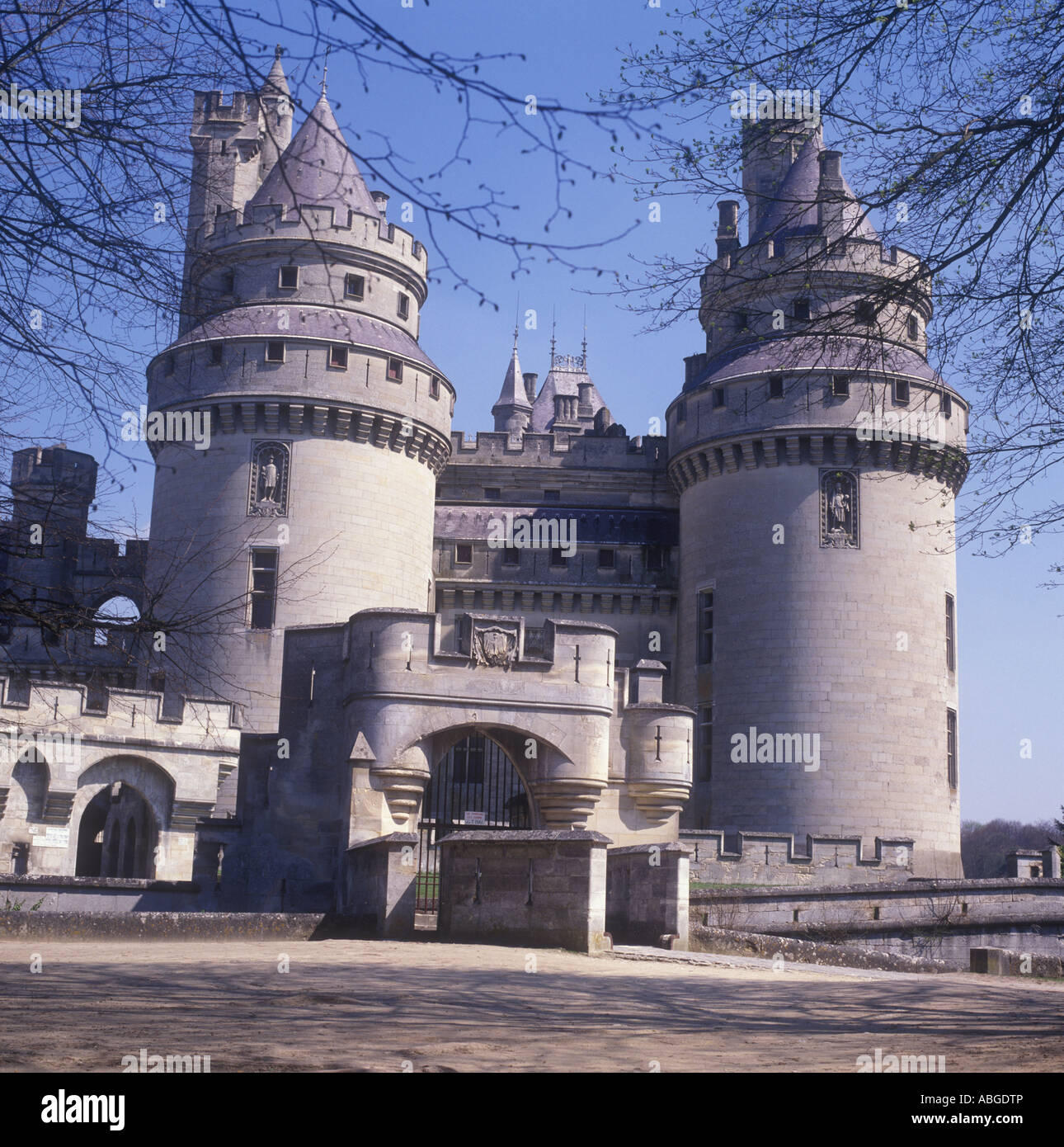 19th century chateau hi-res stock photography and images - Alamy