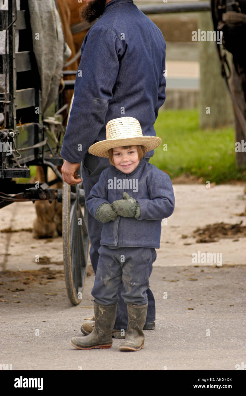 Amish children farming hi-res stock photography and images - Alamy