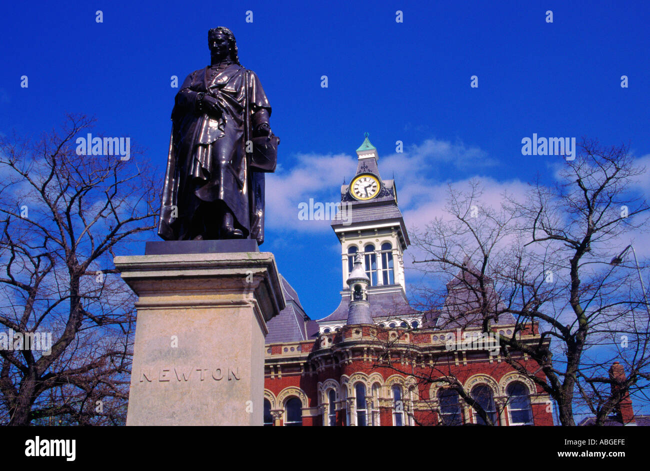 Memorial Statue Of Isaac Newton High Resolution Stock Photography and Images - Alamy