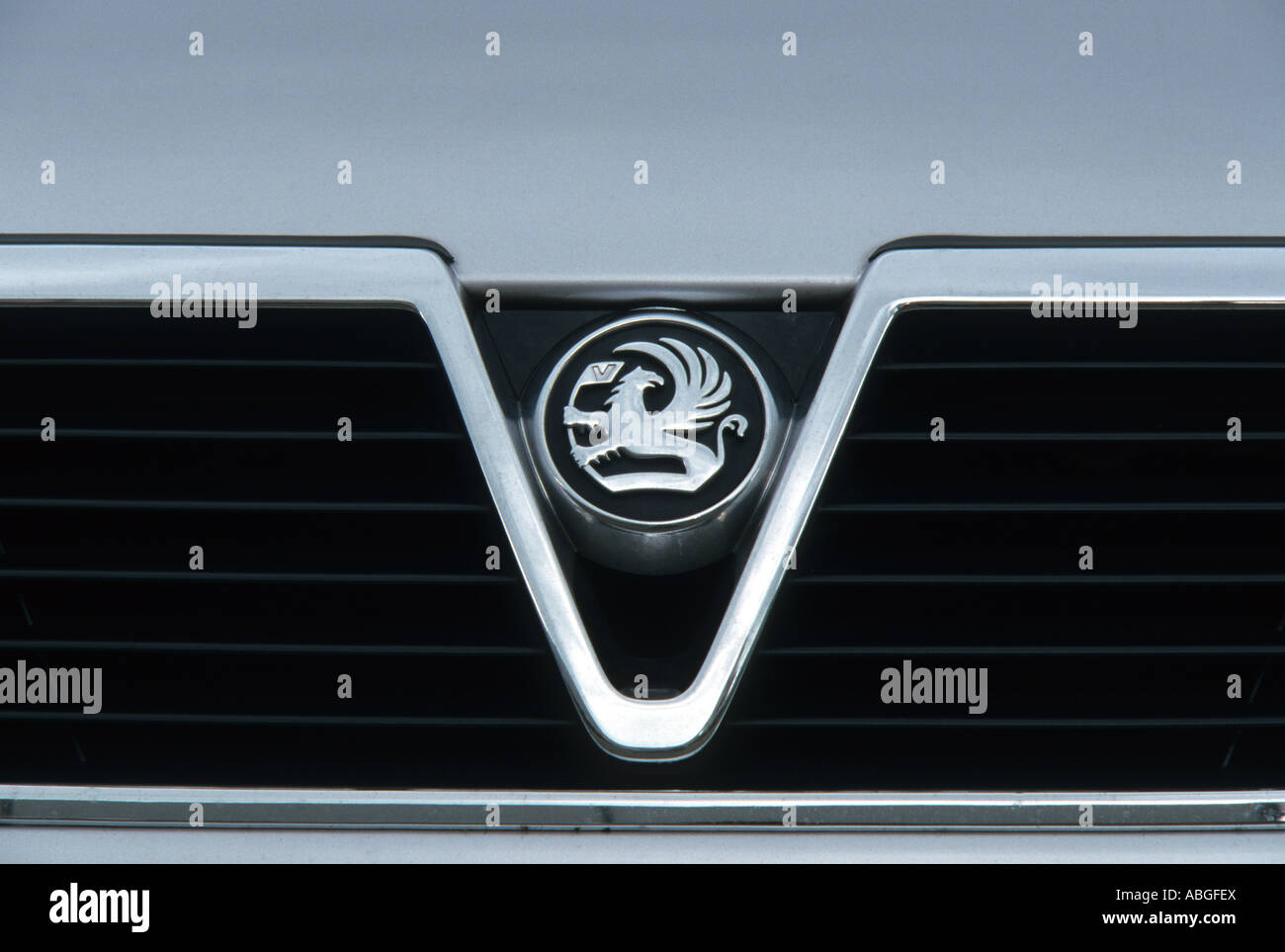 Vauxhall Omega 2.5 V6 of 2000. English car manufacturer 1903 to date ...