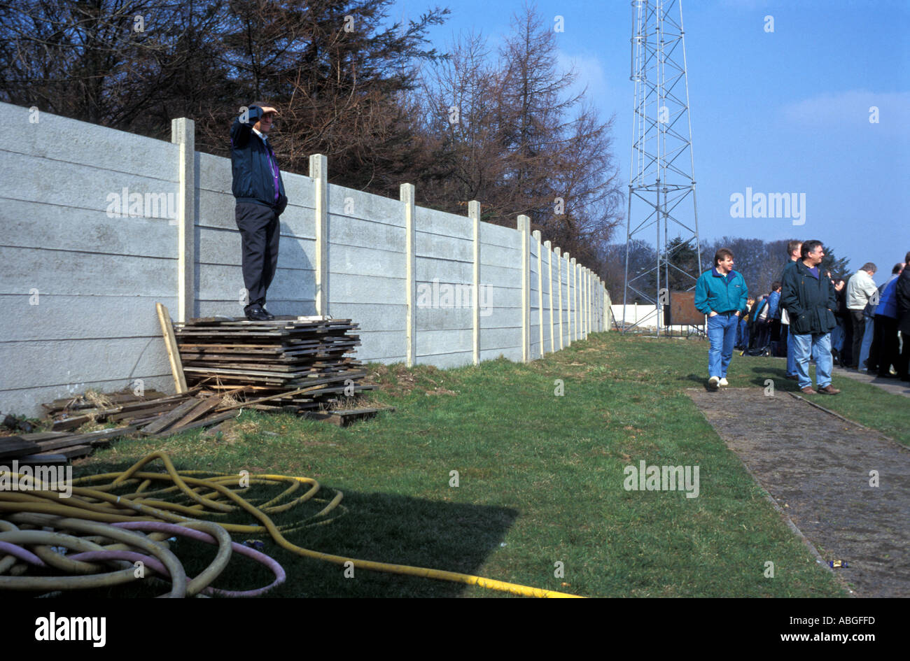 Perimeter fence football hi-res stock photography and images - Alamy