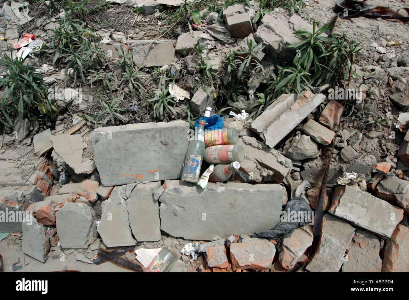 The land in polluted with dust and rubble along construction sites in ...