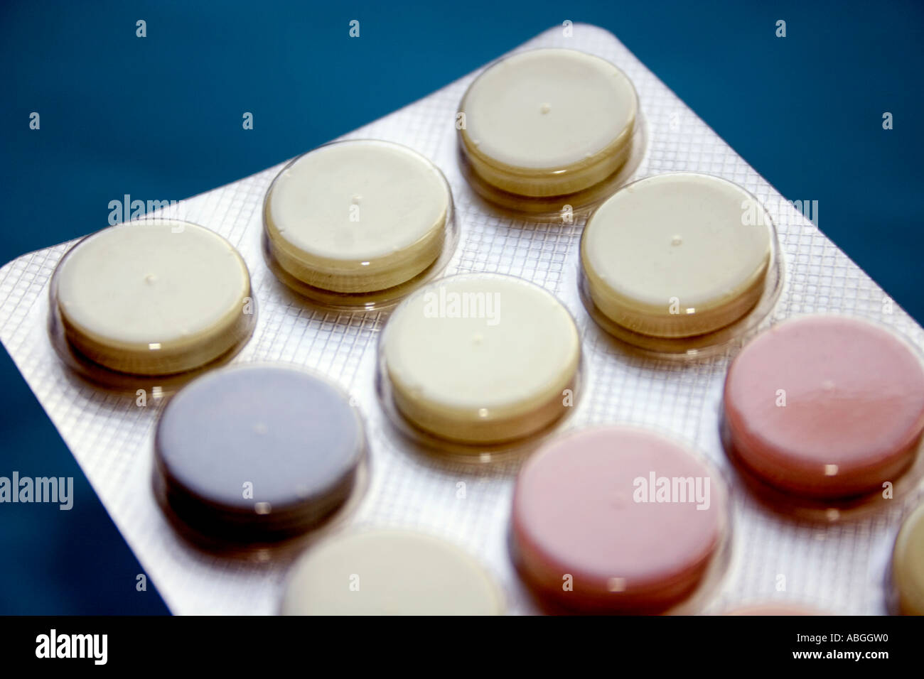 Antacid tablets hi-res stock photography and images - Alamy