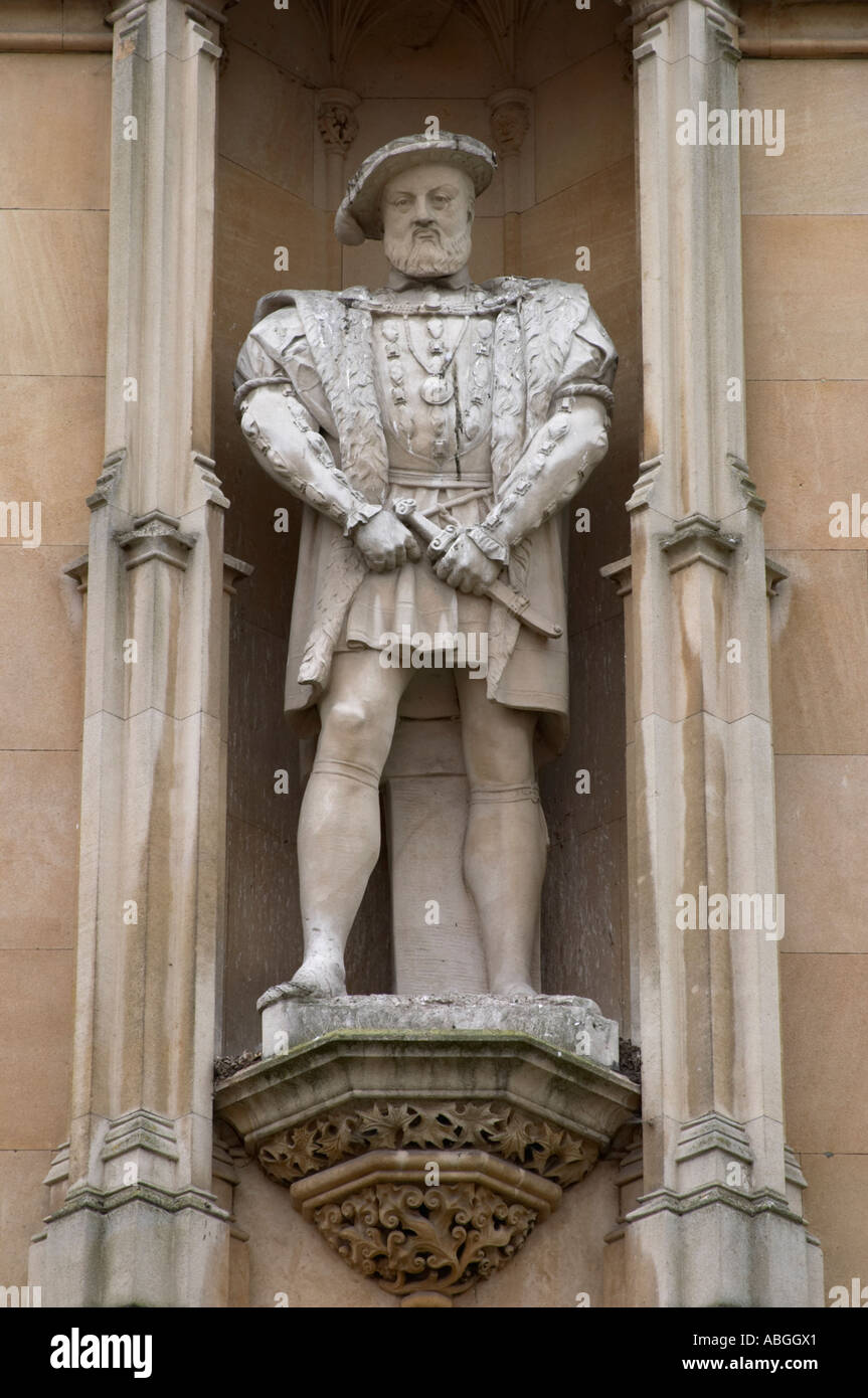 Statue of henry viii hi-res stock photography and images - Alamy