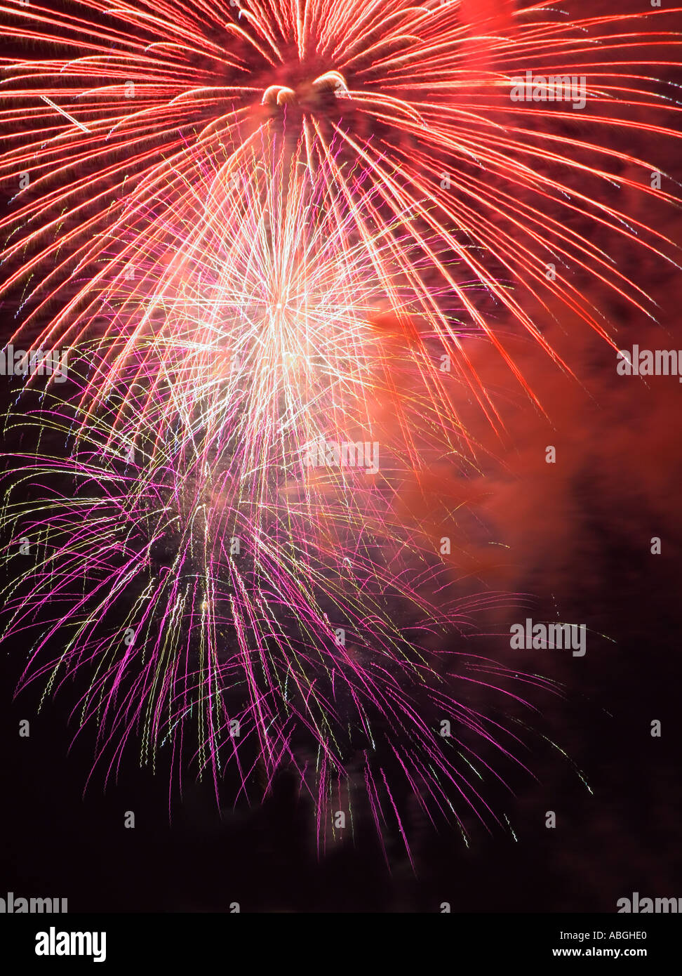 Fireworks bursting in night sky hi-res stock photography and images - Alamy