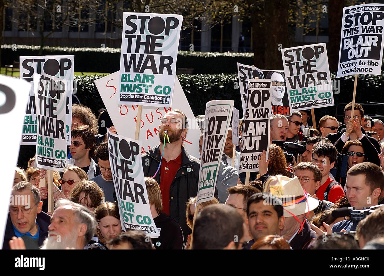 London anti war demo 2003 Photo by John Robertson Stock Photo - Alamy