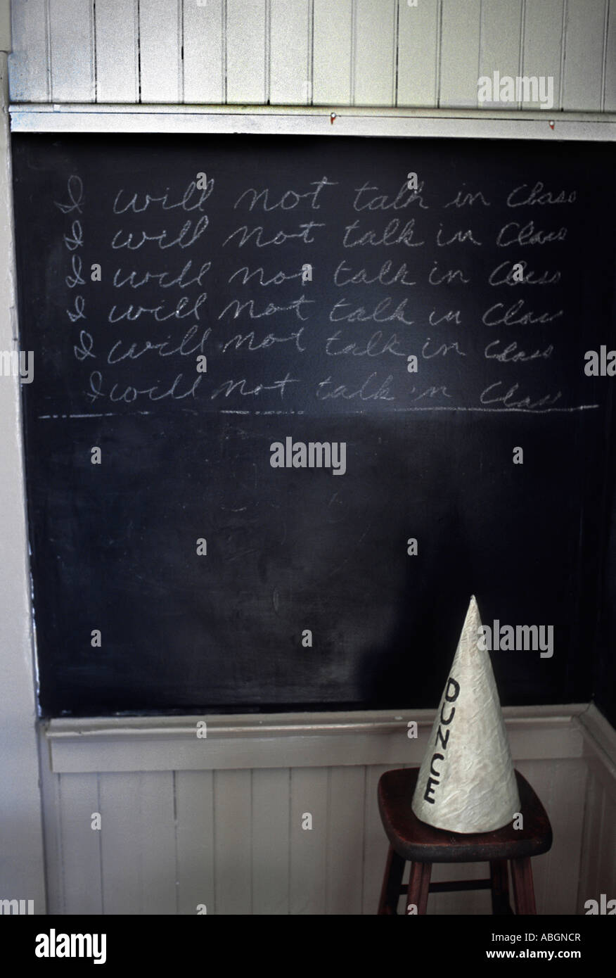 Dunce cap hi-res stock photography and images - Alamy