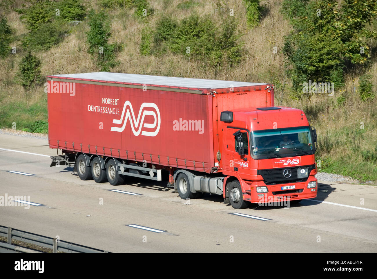 M25 motorway foreign continental left hand drive Norbert Dentressangle ...