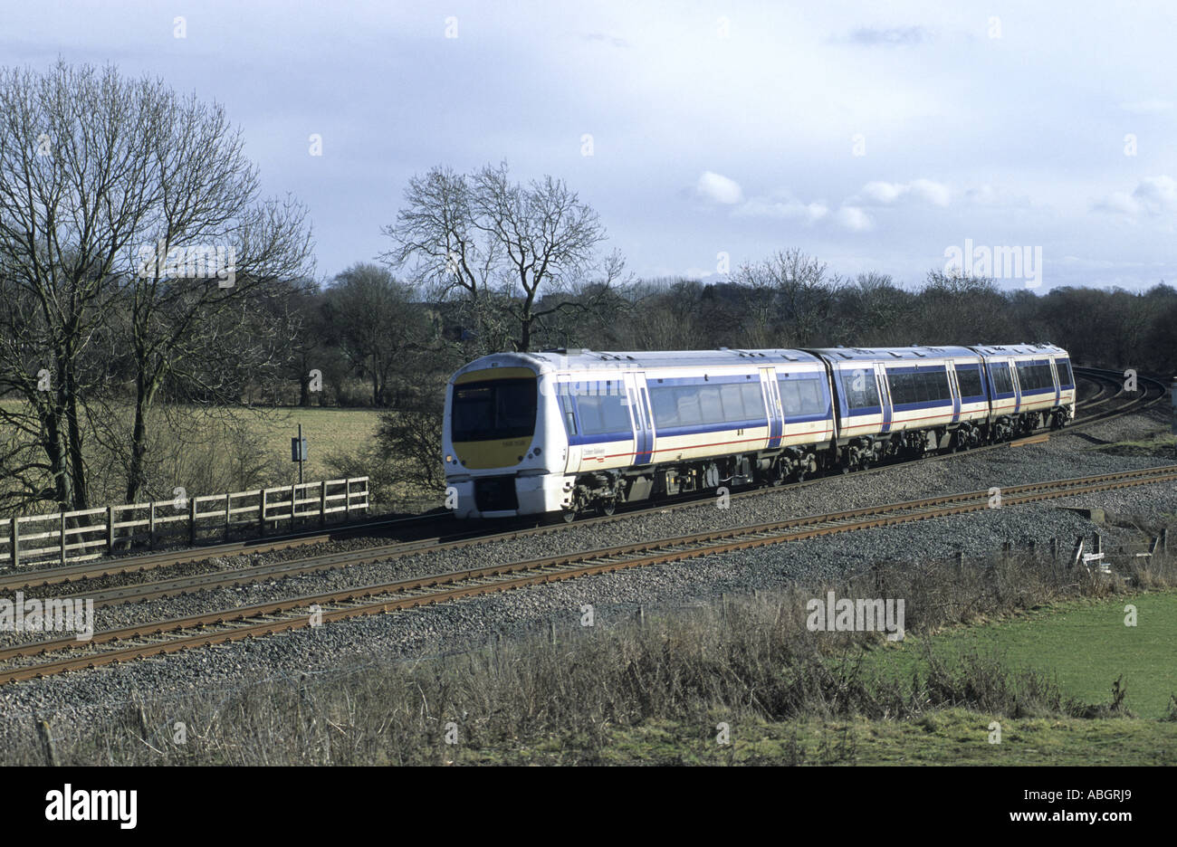 Chiltern Railways class 168 diesel train at Hatton North Junction ...