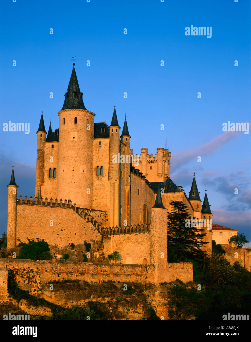 ALCAZAR OF SEGOVIA CASTLE SPAIN Stock Photo - Alamy
