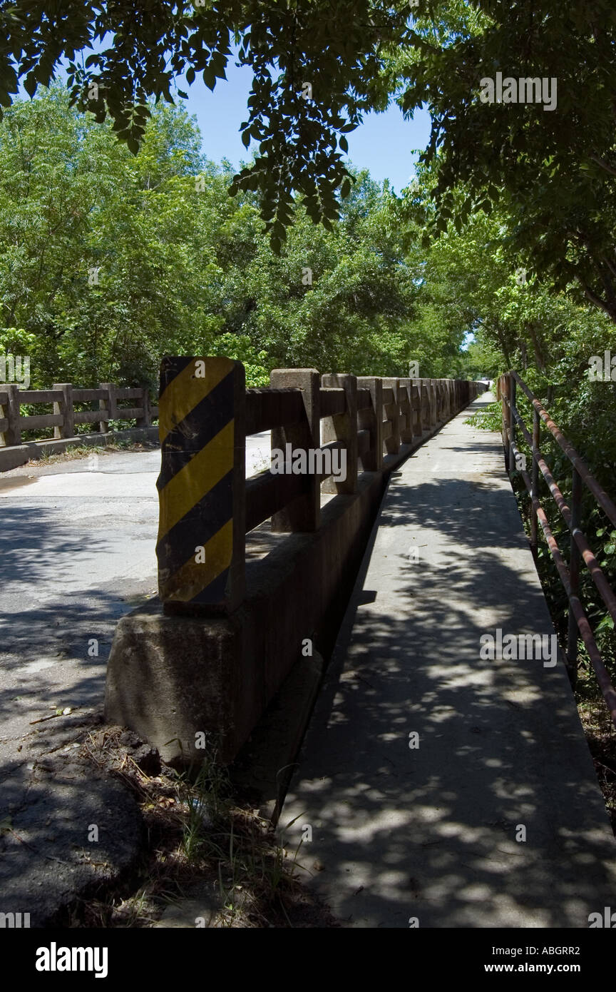Old bridge in country Stock Photo - Alamy