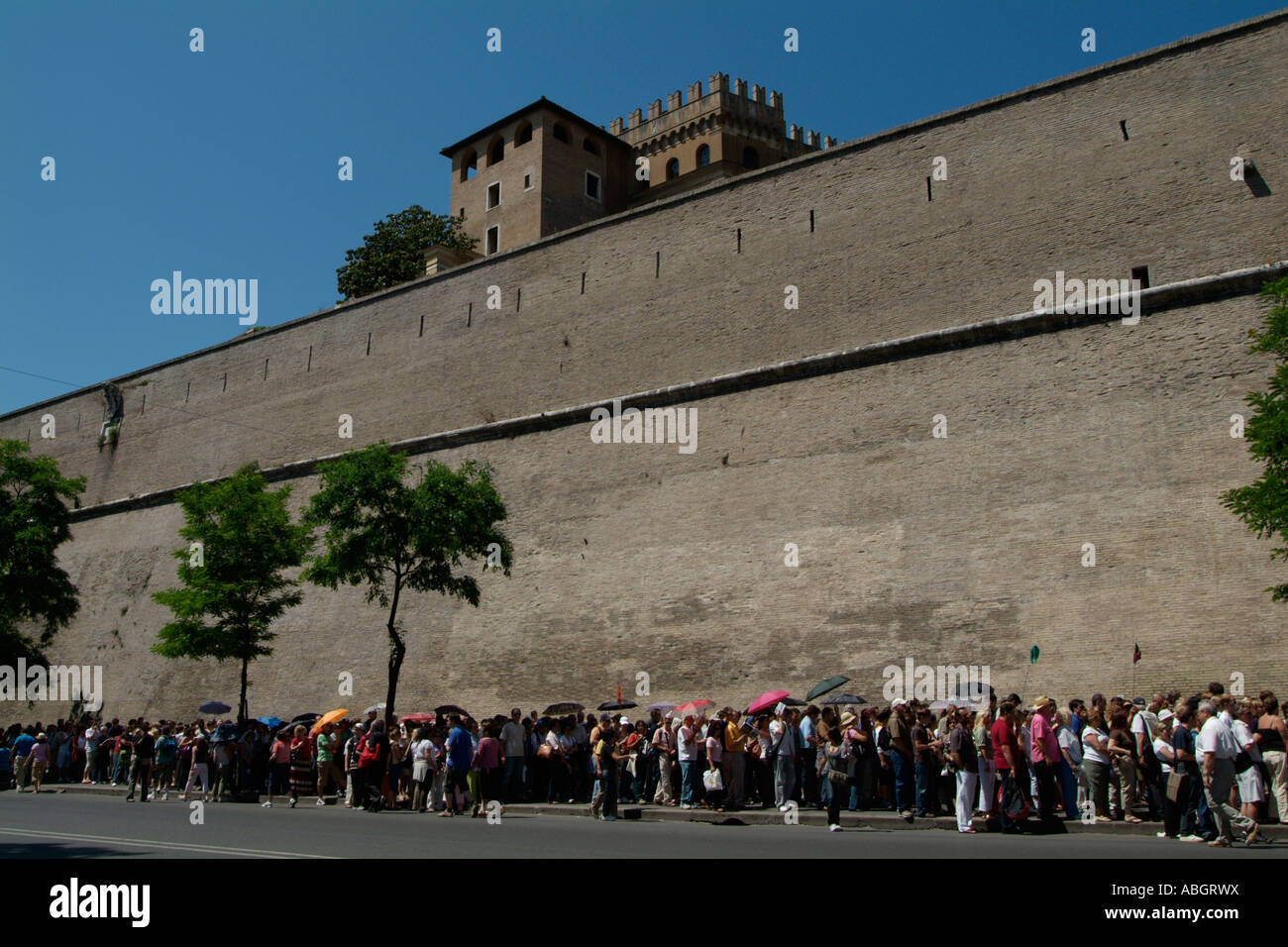 Queuing up in the Vatican Museum Stock Photo - Alamy