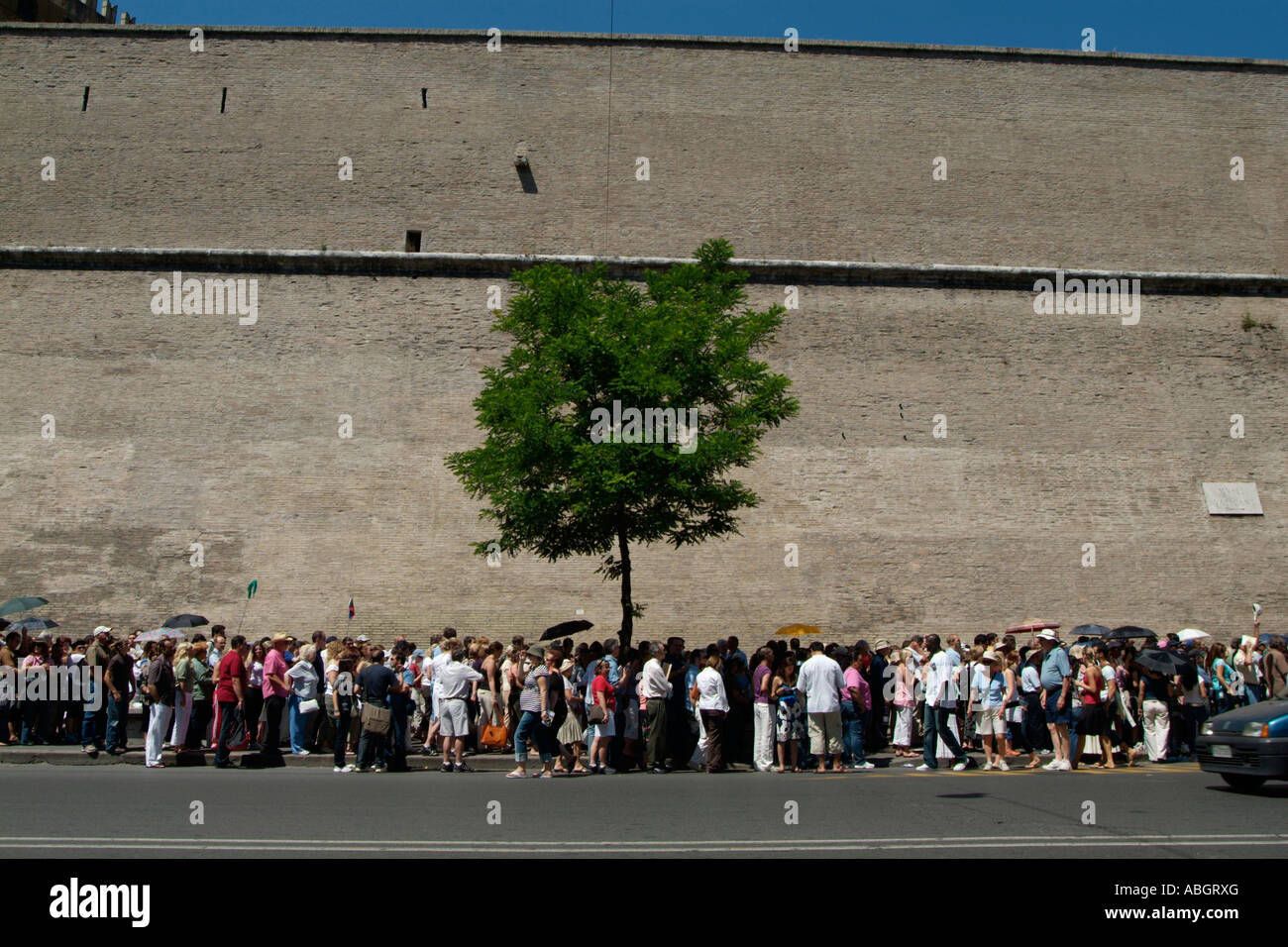 Queuing up in the Vatican Museum Stock Photo - Alamy