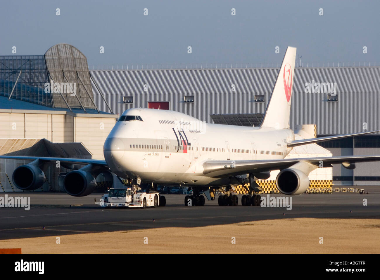 Japan Airlines Boeing 747 Tokyo international airport Narita Japan ...