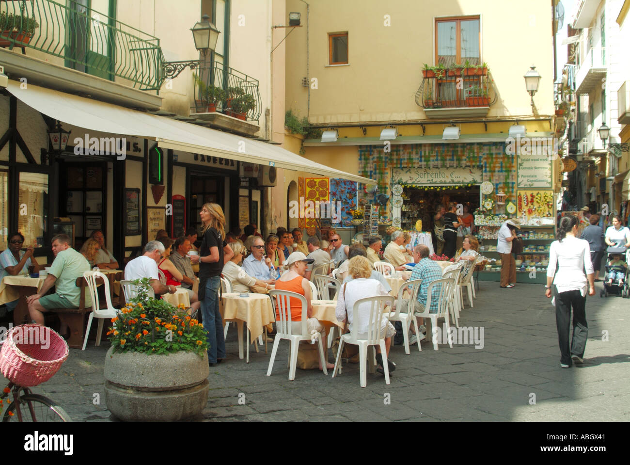 Sorrento coastal resort pavement bar in shopping street Stock Photo - Alamy
