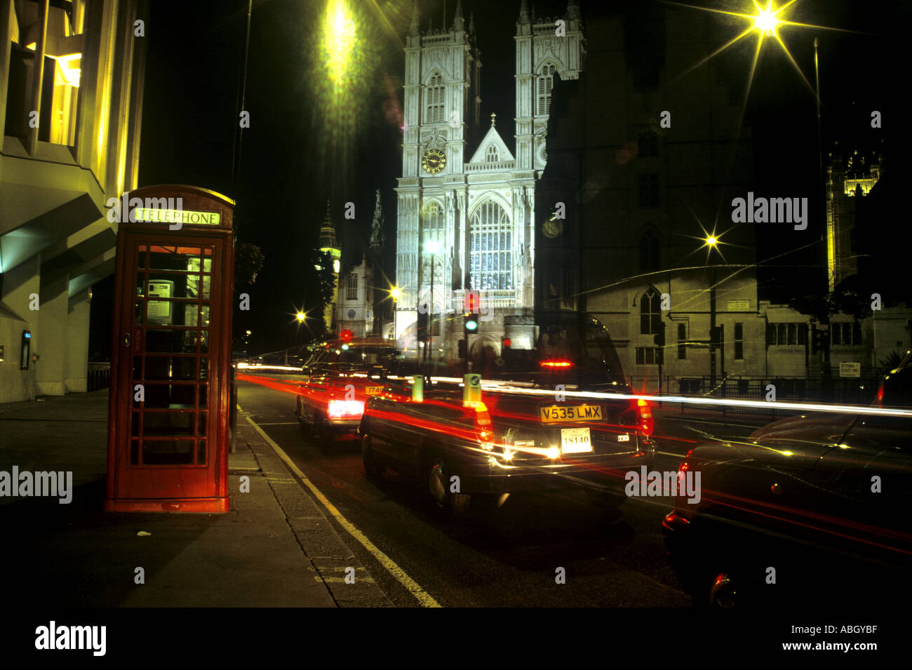 London black telephone box hi-res stock photography and images - Alamy