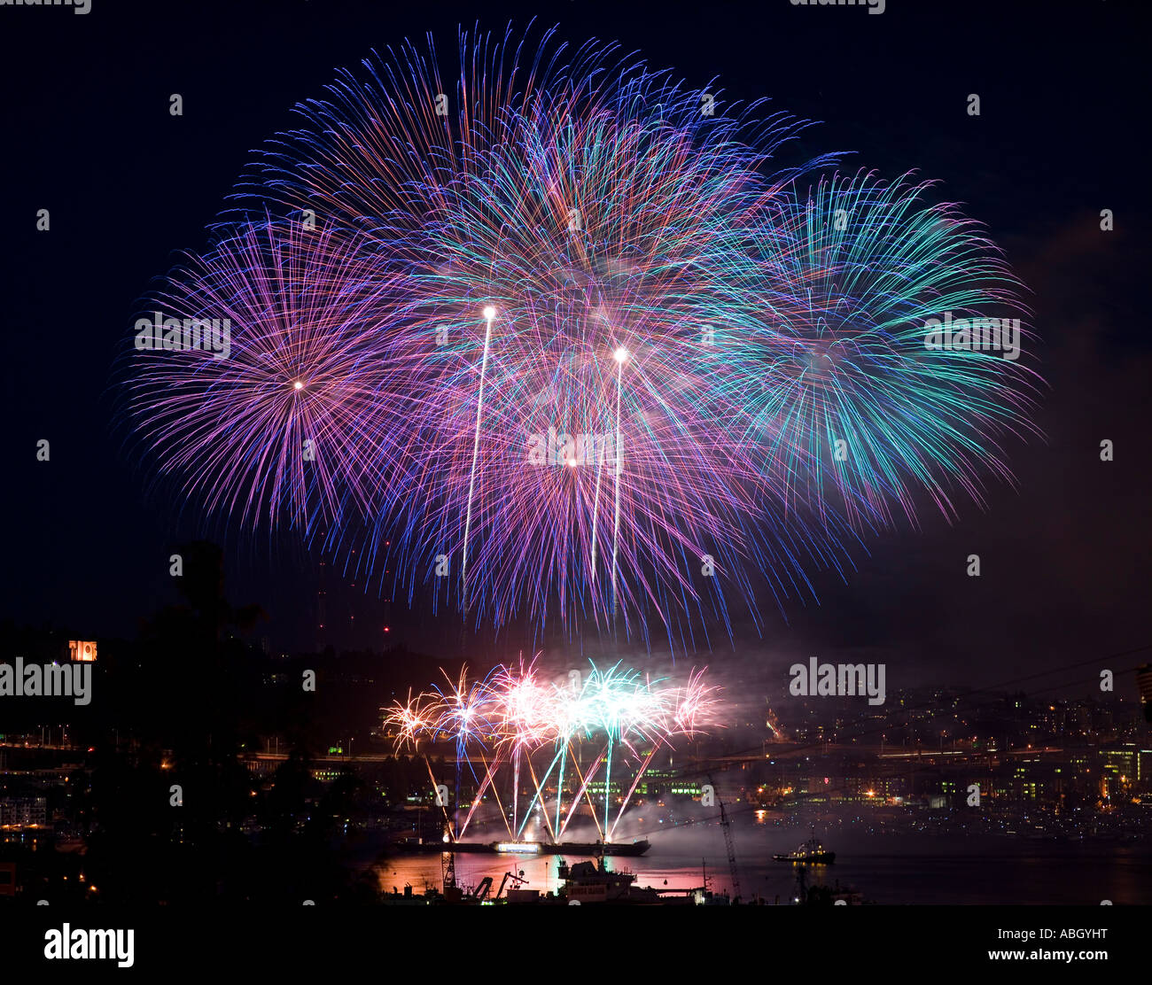Spectacular seattle at night hi-res stock photography and images - Alamy