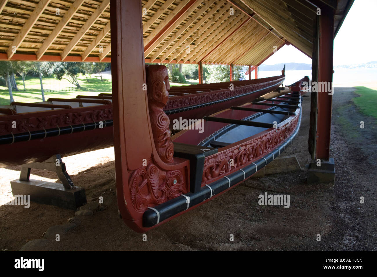 Waka house for ngatokimatawhaorua hi-res stock photography and images ...