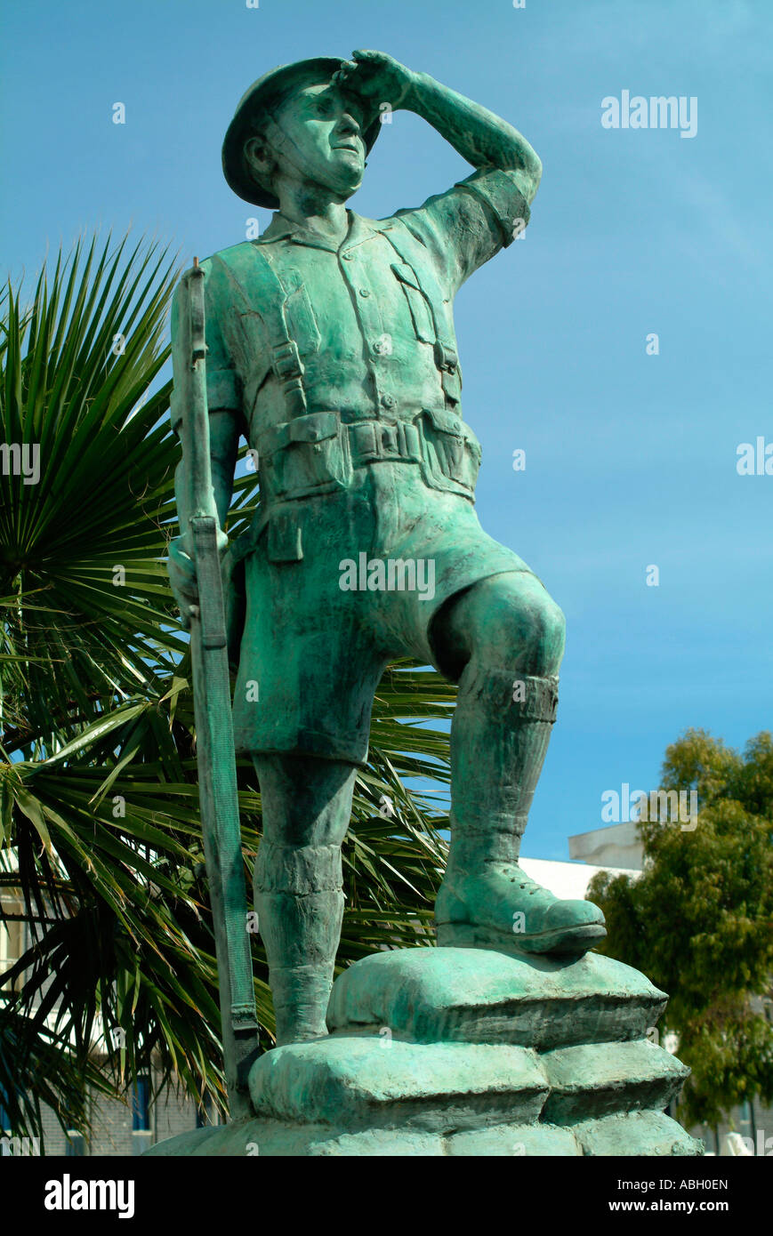 Gibraltar statue soldier hi-res stock photography and images - Alamy