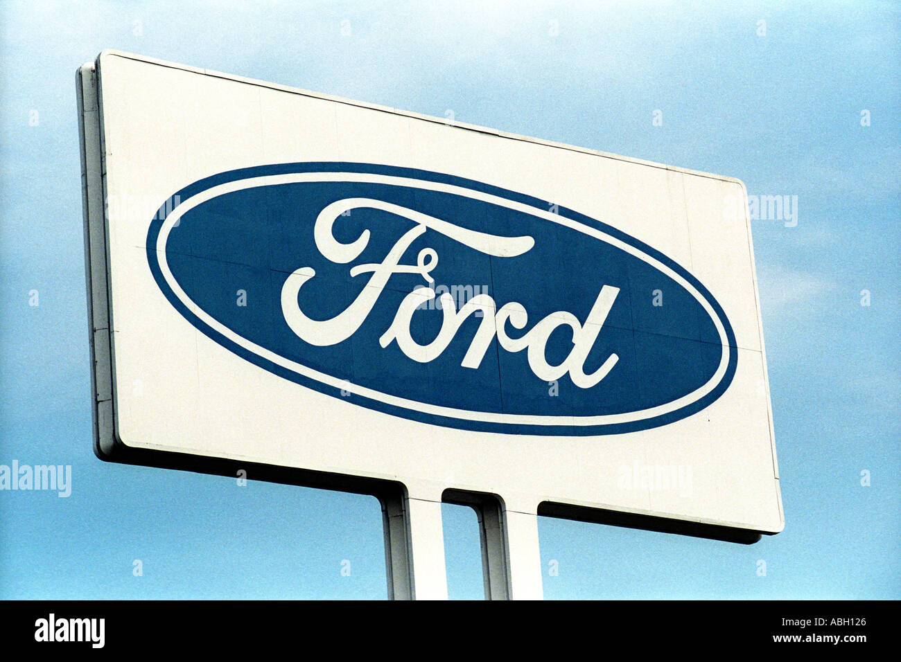 Ford factory exterior modern hi-res stock photography and images - Alamy