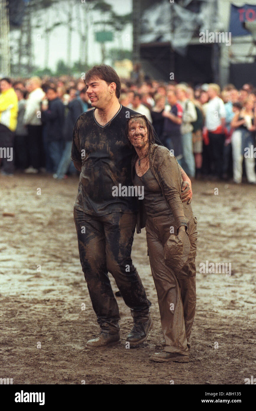 Women covered in mud hi-res stock photography and images - Alamy