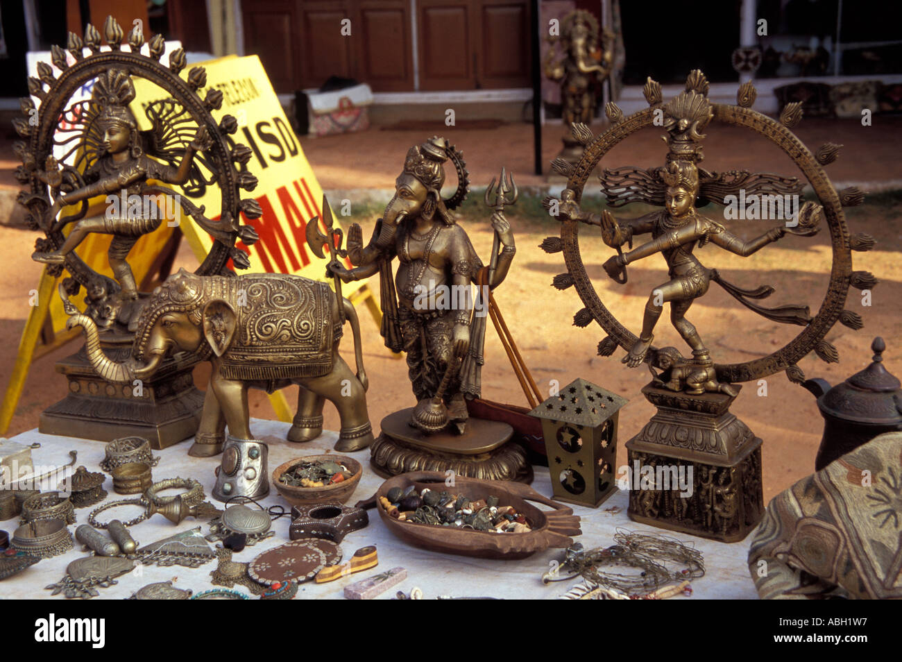 Kerala artifacts hi-res stock photography and images - Alamy