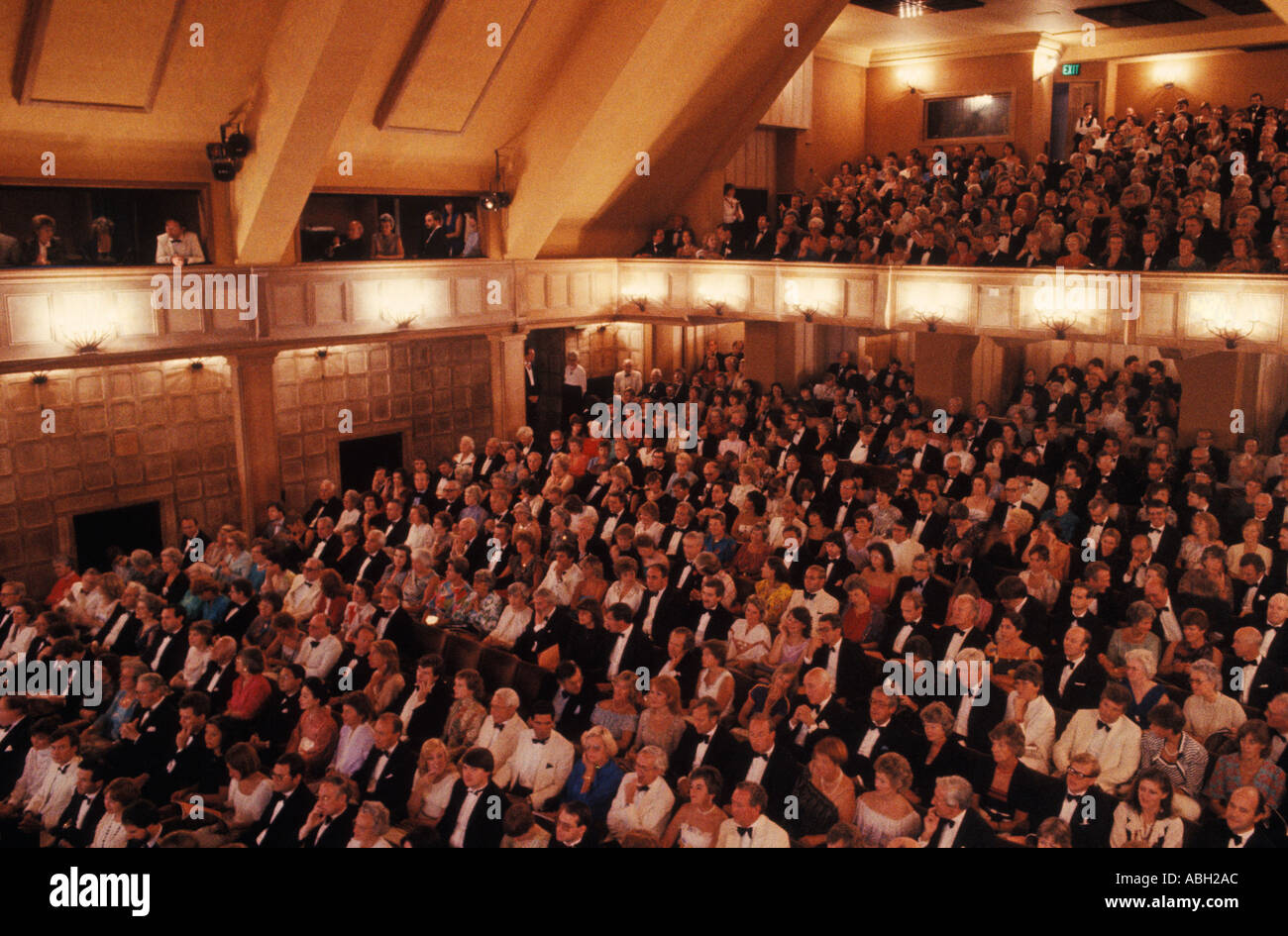 Operagoers at glyndebourne hi-res stock photography and images - Alamy