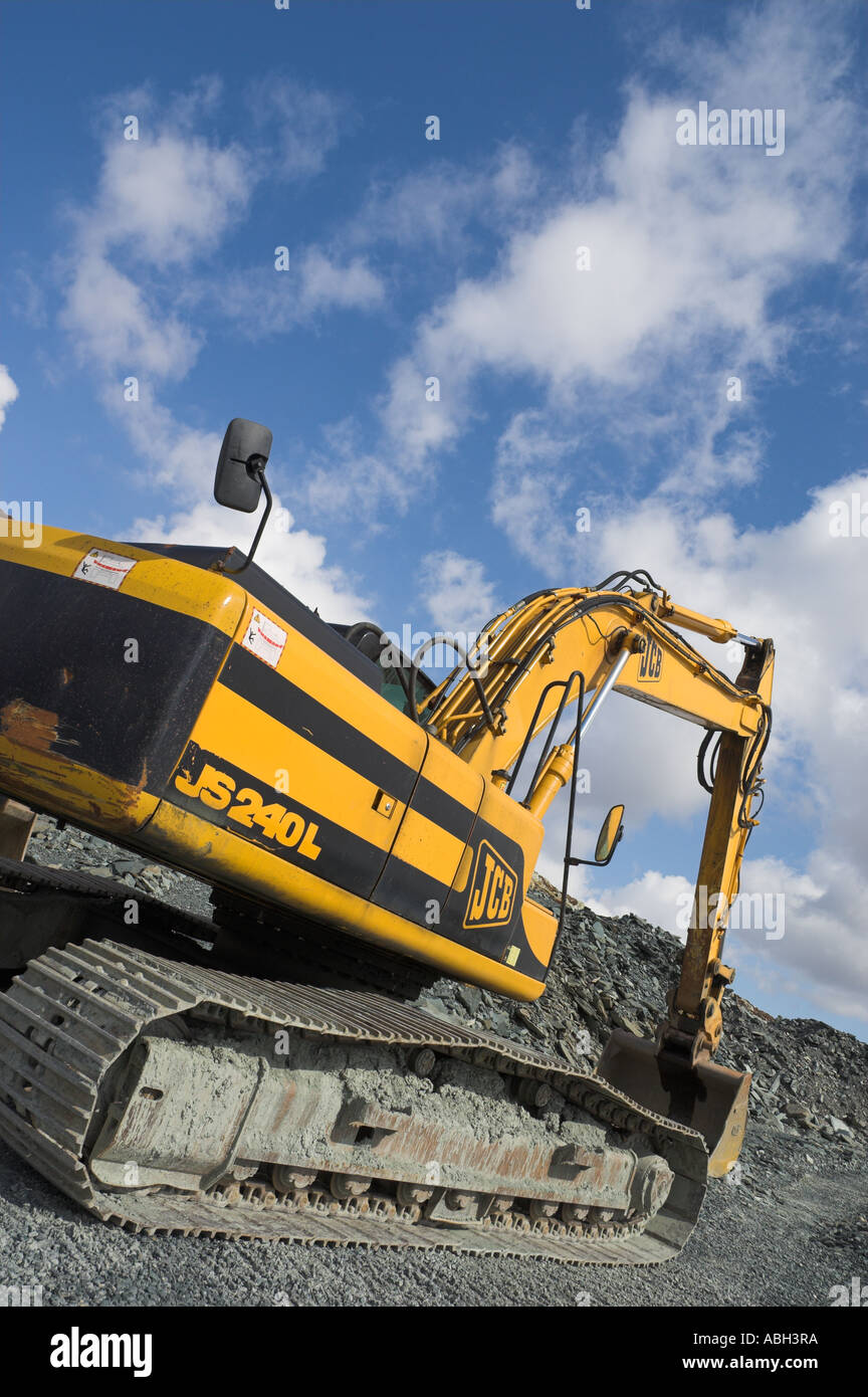 JCB digger excavator Honister slate mine and quarry Honister pass ...