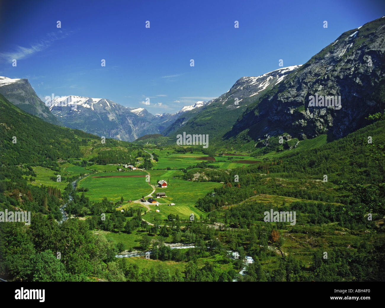 Norway highways hi-res stock photography and images - Alamy