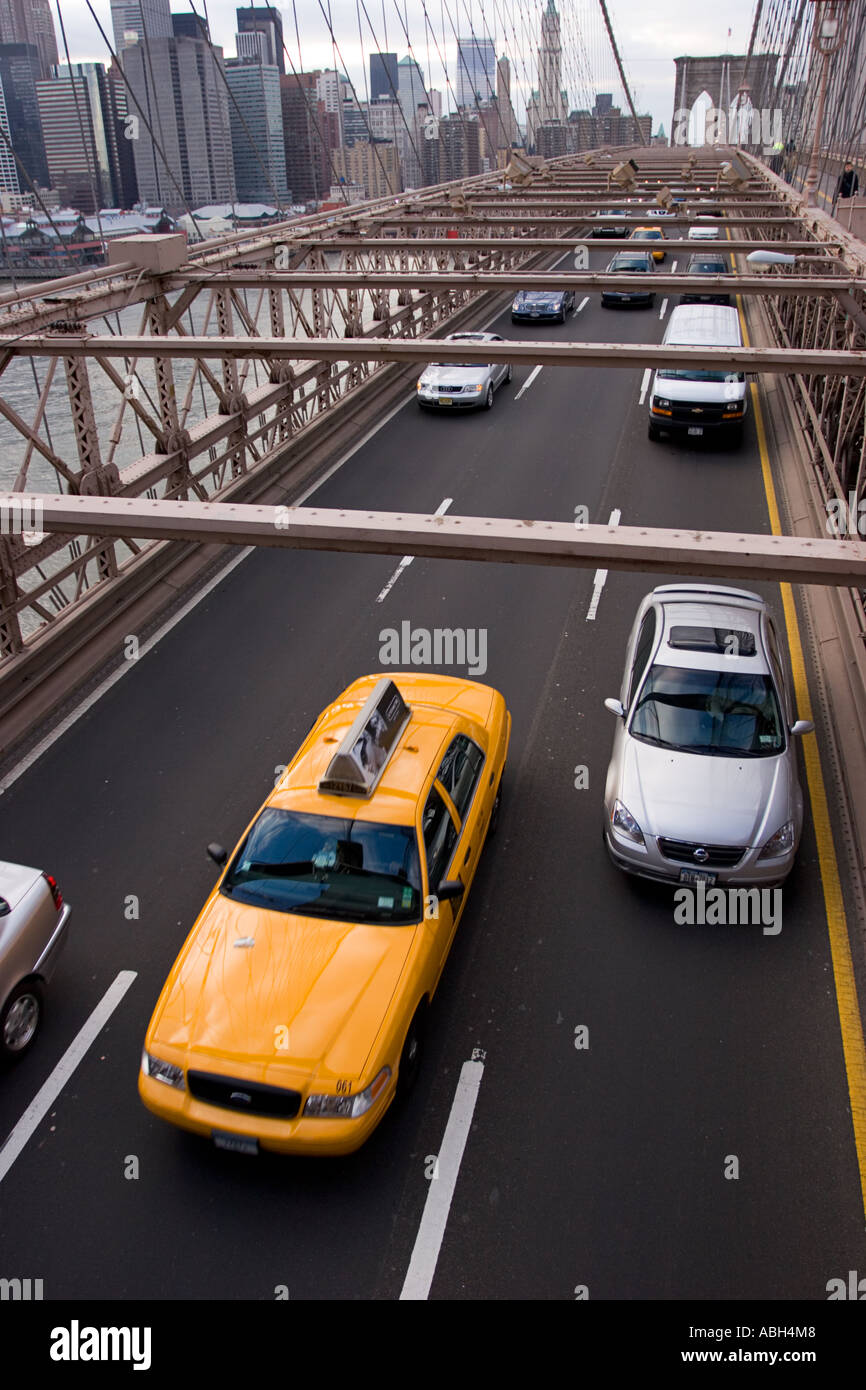 Typical New York cab driving along Brooklyn bridge Stock Photo - Alamy
