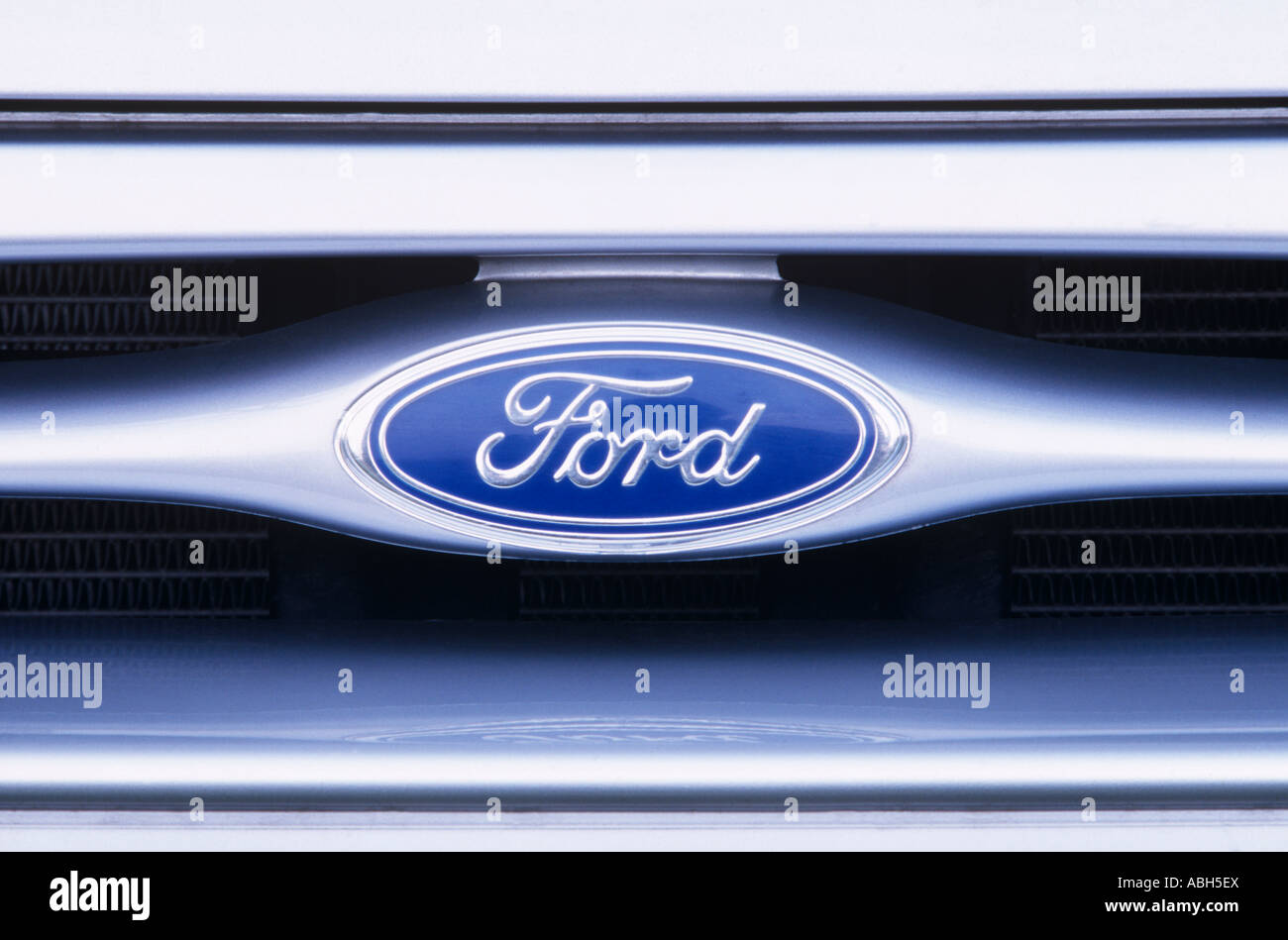 Ford Mondeo badge 1996 model year Stock Photo - Alamy