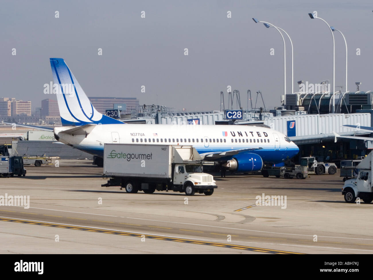 United Airlines Boeing 737 C terminal jetway OHare Field Chicago ...