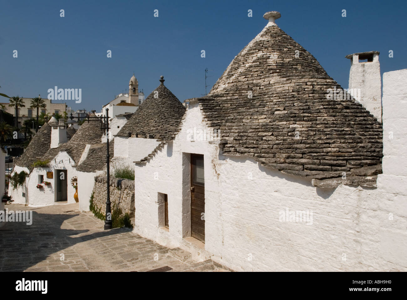 Trulli house architecture Puglia southern Italy Alberobello Domestic ...