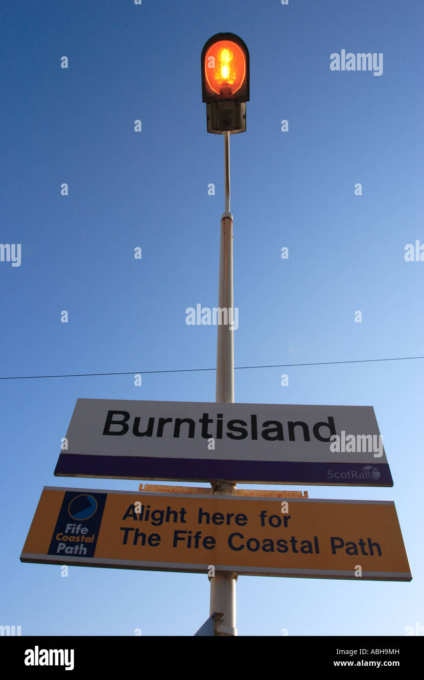 Fife coastal path sign hi-res stock photography and images - Alamy