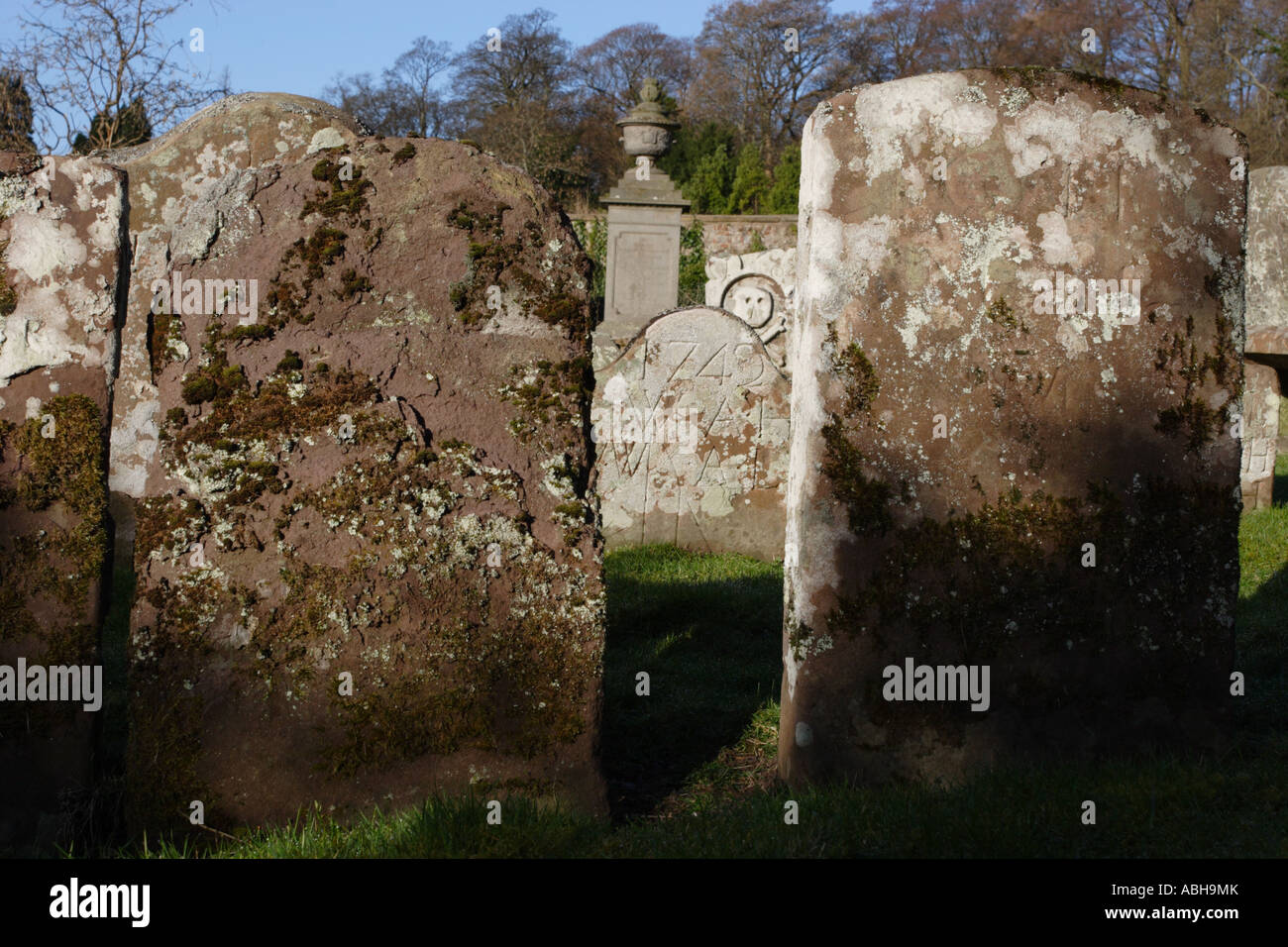 Old kirkyard churchyard stirling scotland hi-res stock photography and ...