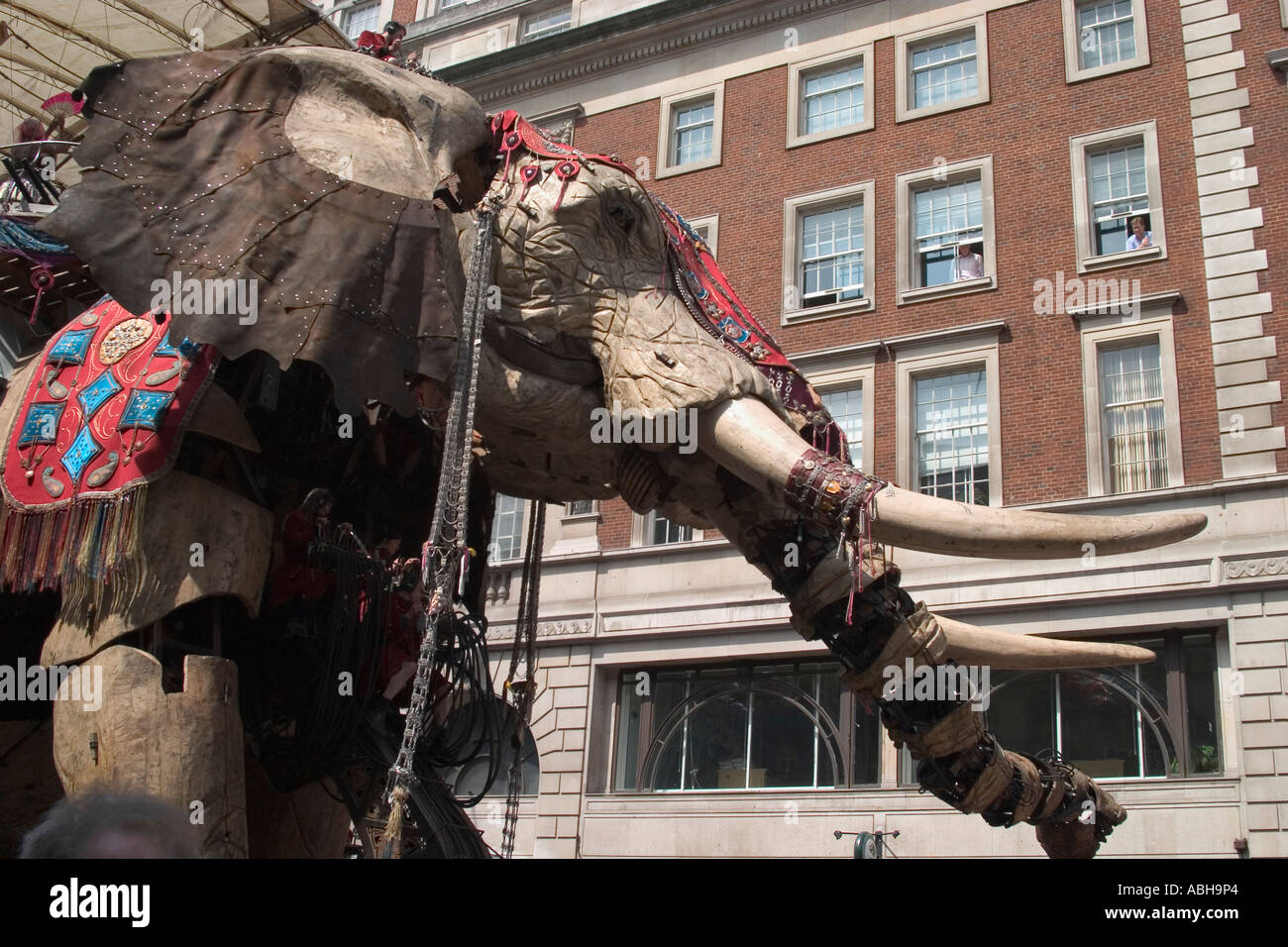 Street theatre by Royal De Luxe. The Sultan's Elephant looks into ...