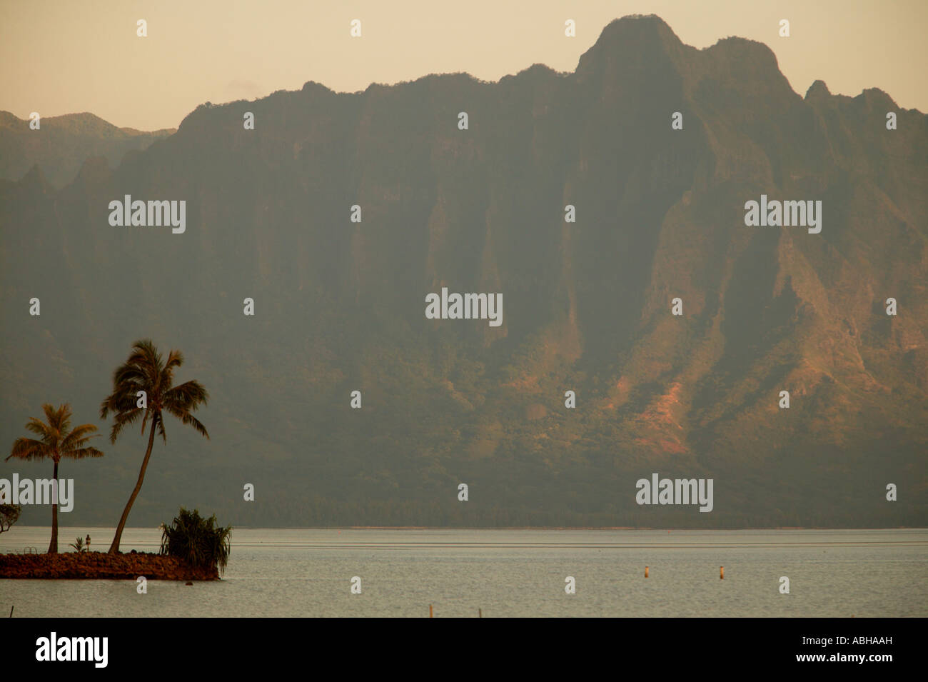 Koolau Mountains at Kualoa from Heeia Kea Stock Photo - Alamy