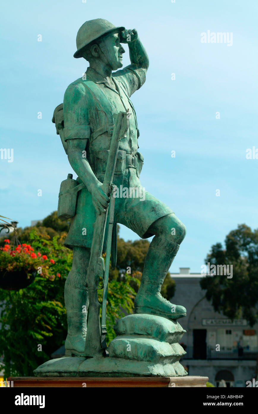 Gibraltar statue soldier hi-res stock photography and images - Alamy