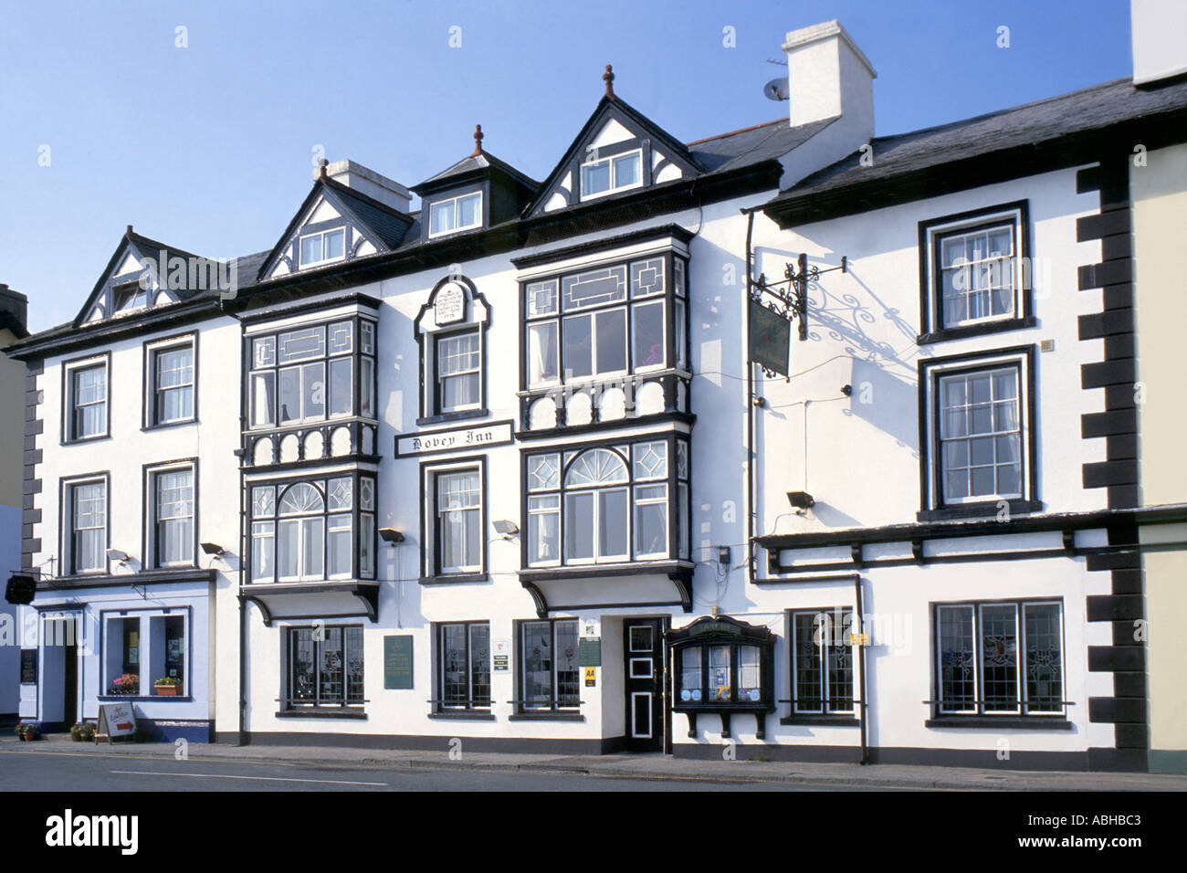 Dovey inn hi-res stock photography and images - Alamy