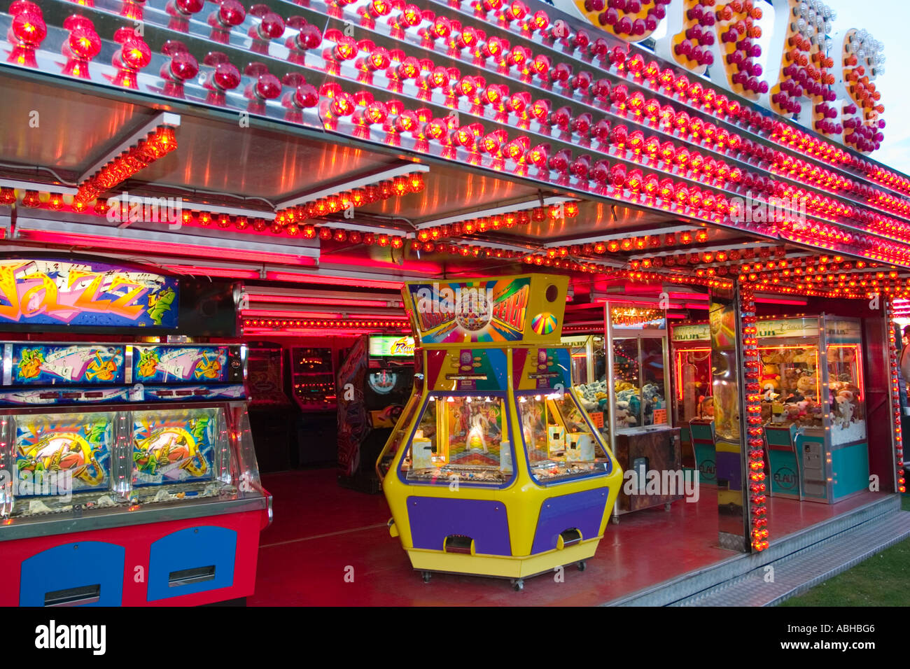 Sideshow games at fairground Stock Photo - Alamy