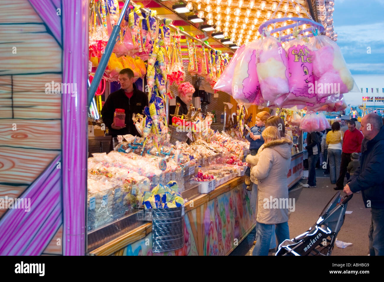 Candy floss stall funfair hi-res stock photography and images - Alamy