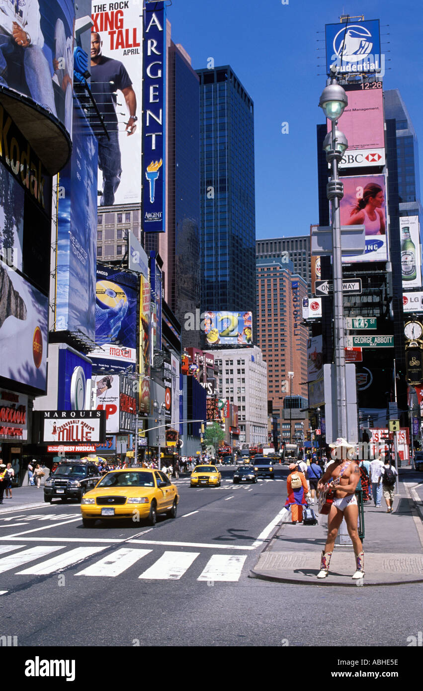 DAYTIME AT TIMES SQUARE NEW YORK Stock Photo - Alamy