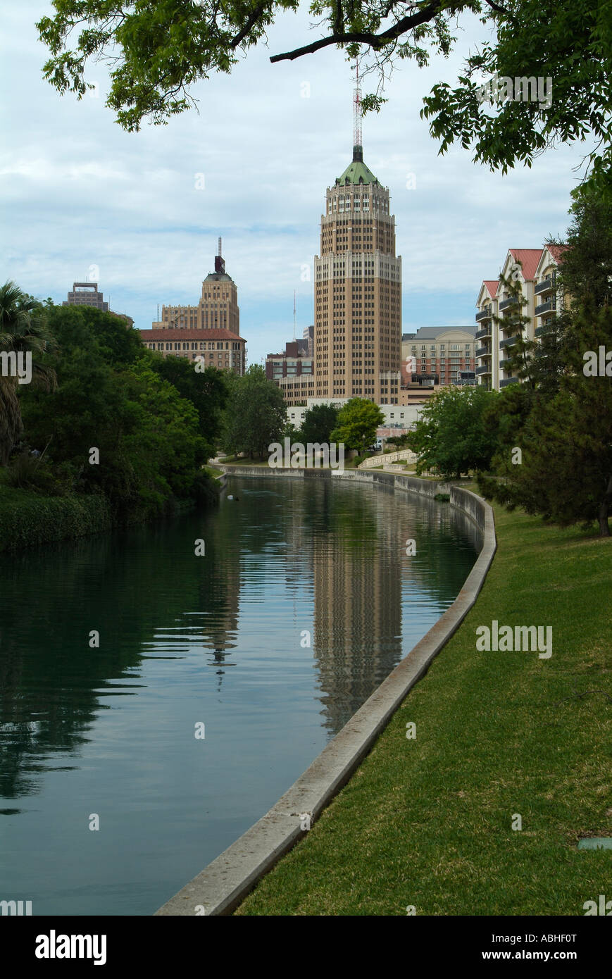 Paseo del rio hi-res stock photography and images - Alamy