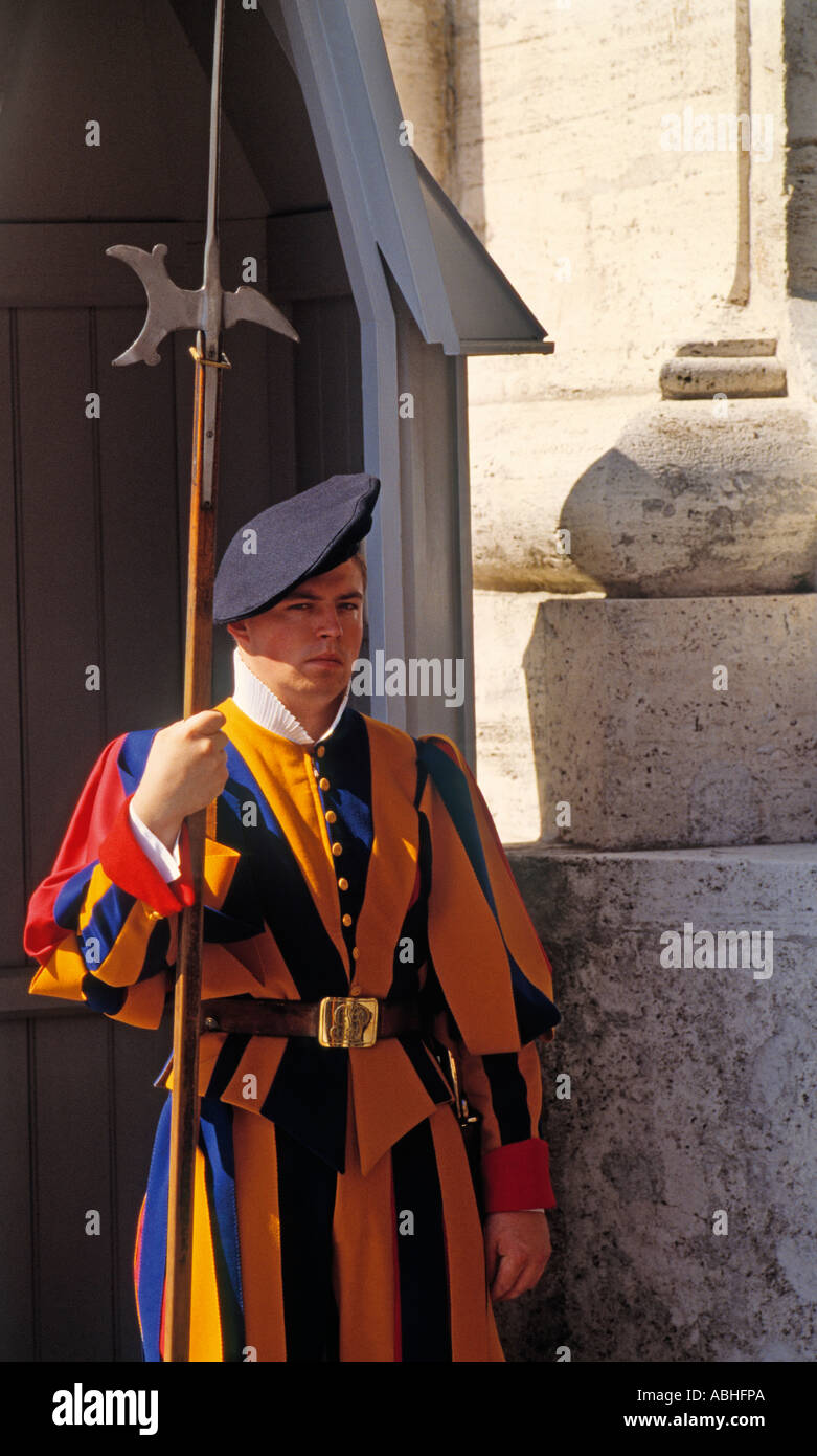 Rome Italy Swiss guard at the Vatican Stock Photo - Alamy