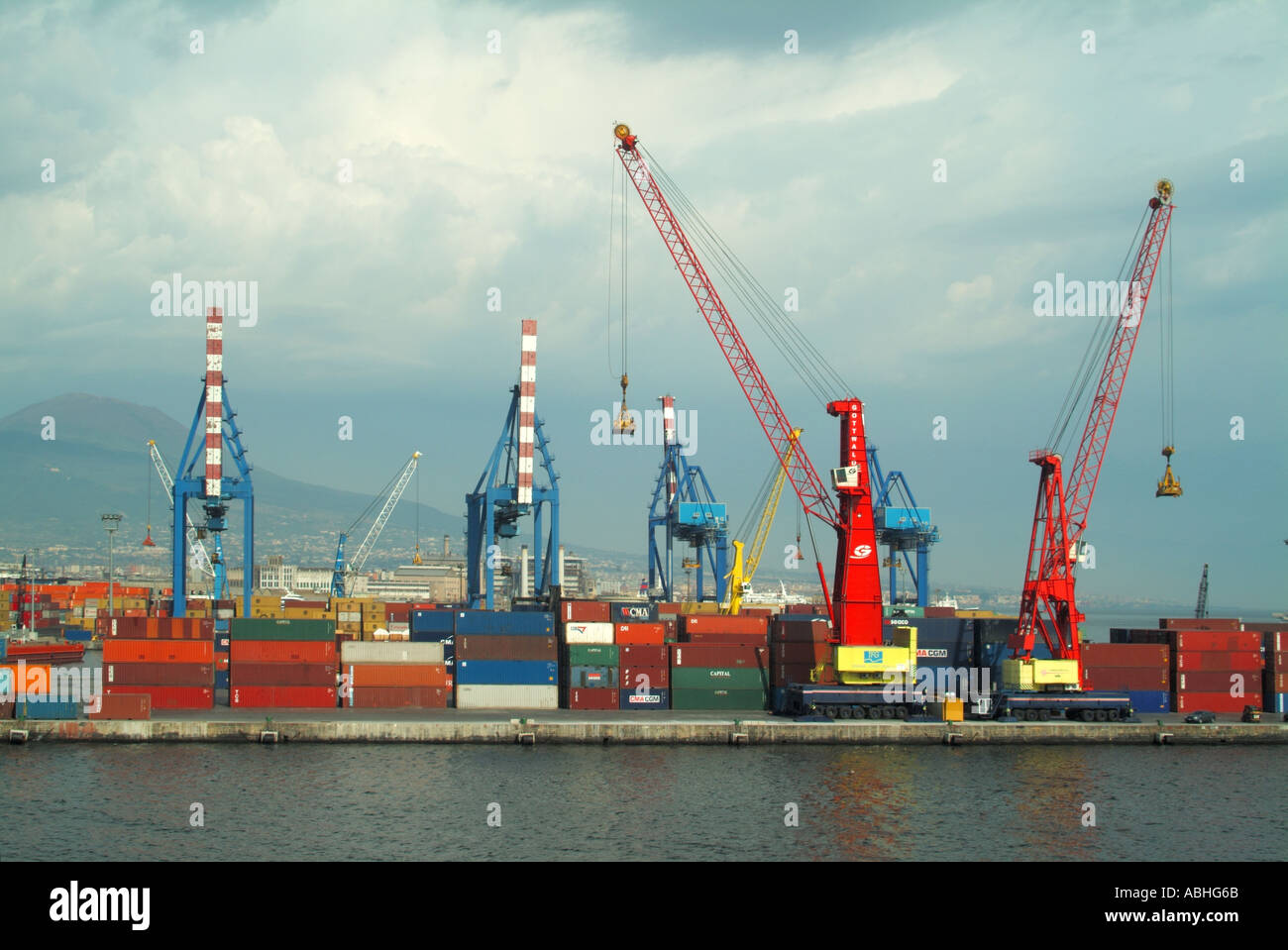 Naples port containers and cranes beside empty shipping birth Stock ...