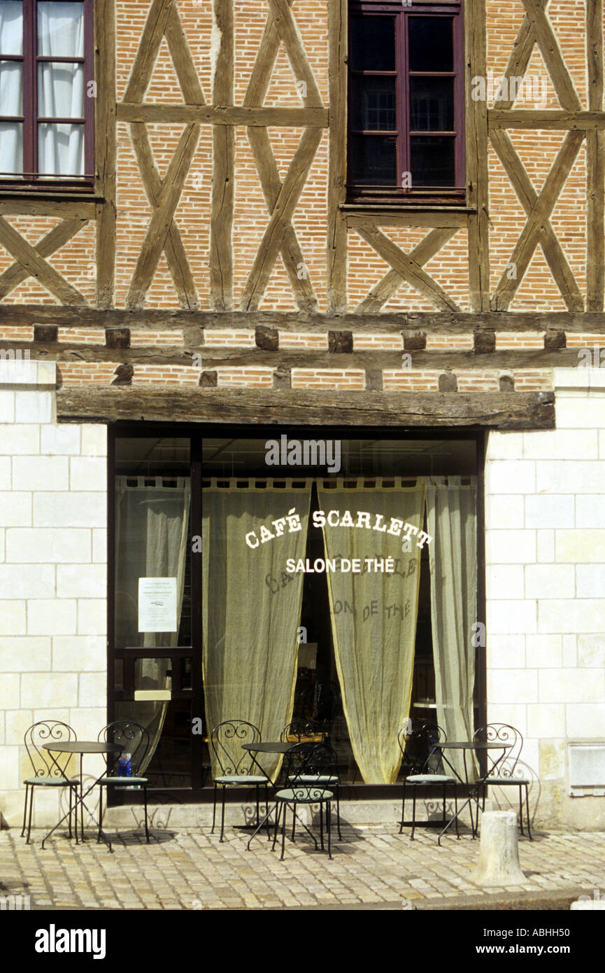 Café Scarlett salon de thé tea rooms with timber medieval building ...